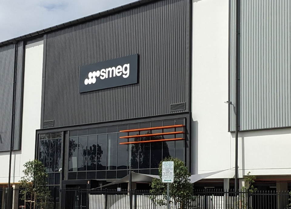Smeg Professional - Contact Us