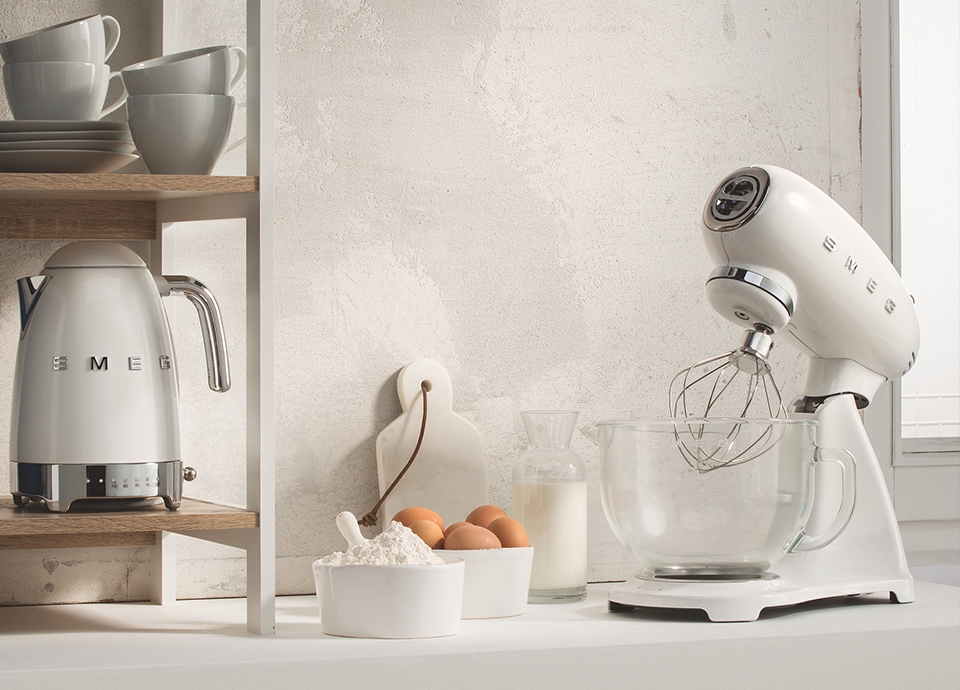 LES ROBOTS SUR SOCLE SMEG : La créativité sans limite ! | SMEG France