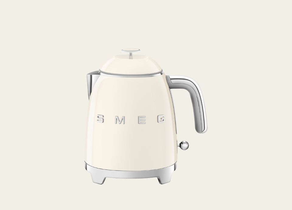 La mini bouilloire, la nouveau'thé du printemps | SMEG France
