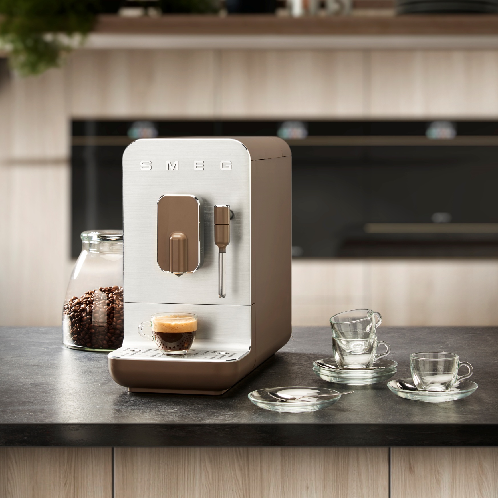 Plně automatický kávovar| Smeg CZ