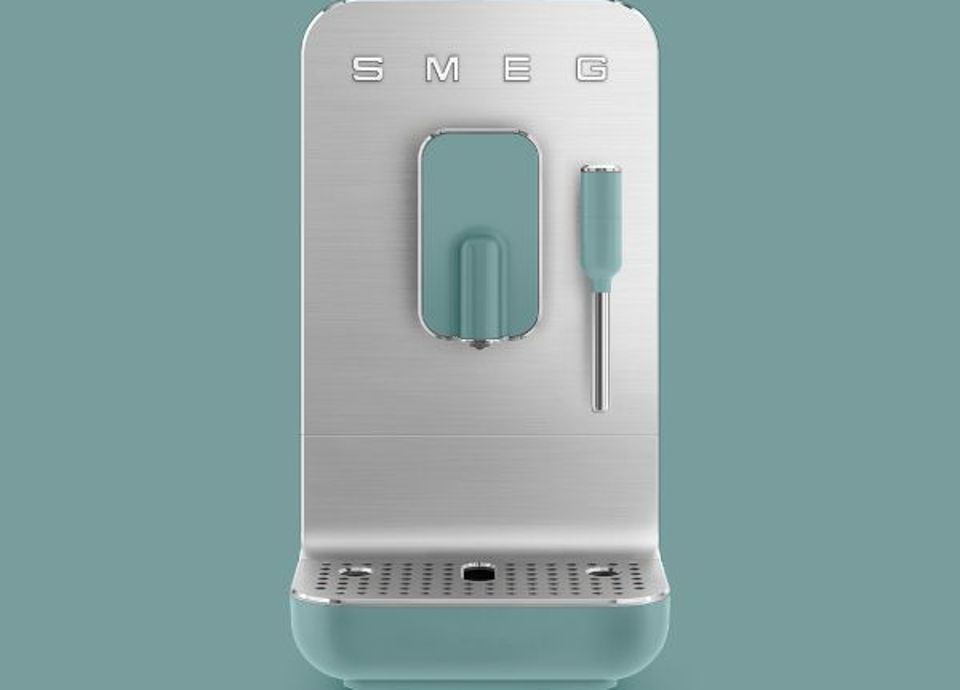 Smeg | Espressomaskiner från Smeg – ikonisk design & baristakvalitet