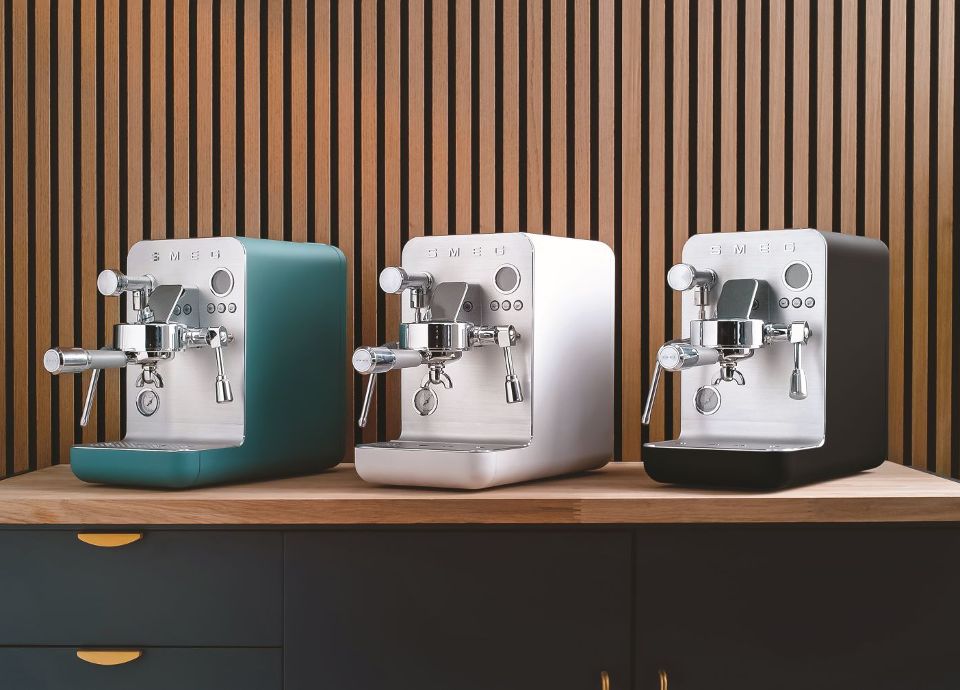 Smeg EMC02 побеждает в конкурсе Red Dot Design Award 2025