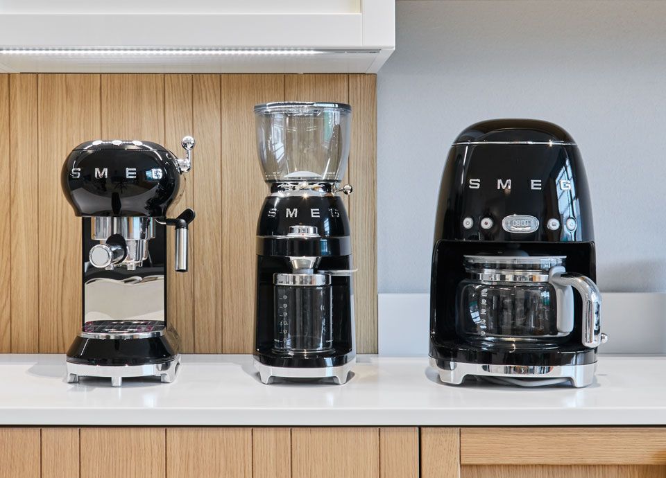 The Ultimate Coffee Experience at Home | Smeg Coffee Grinder | Smeg ...
