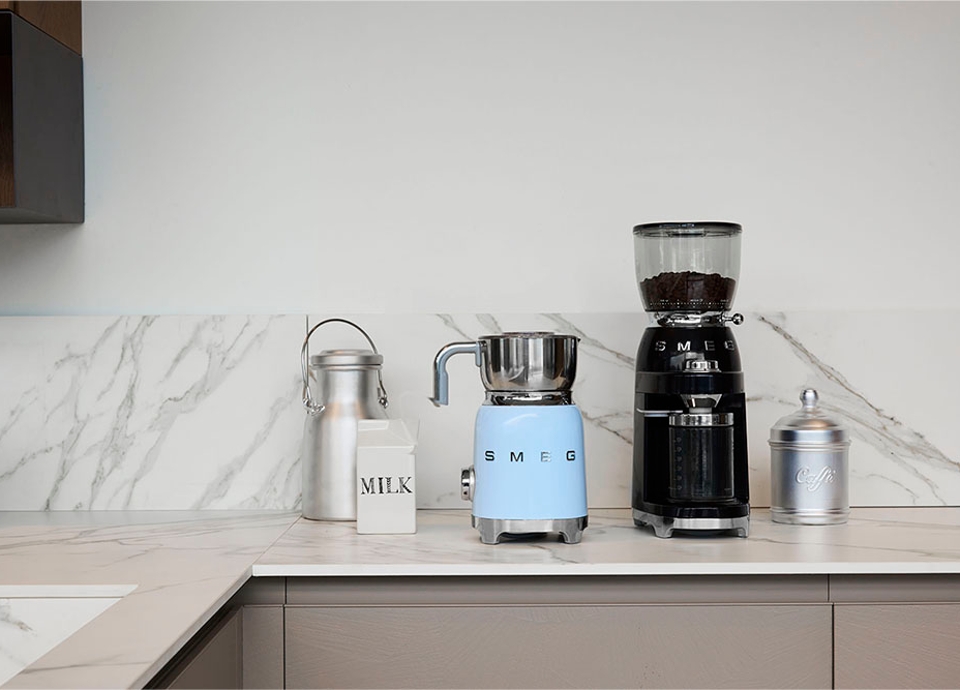 Smeg coffee grinders, the perfect accessory