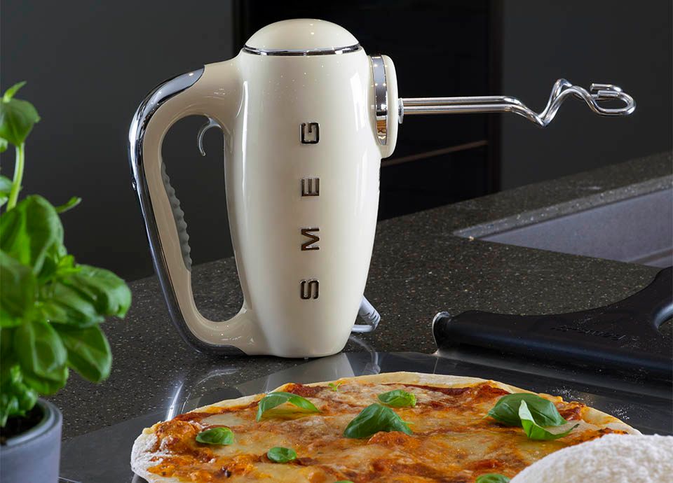 Smeg Hand Mixer – Electric – Retro - coloured | Smeg UK
