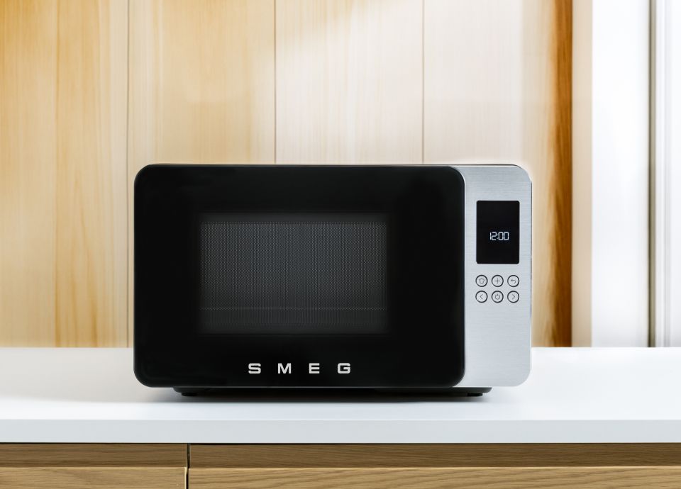 Four à micro-ondes Smeg MOC01EGMEU avec gril | Vert Émeraude