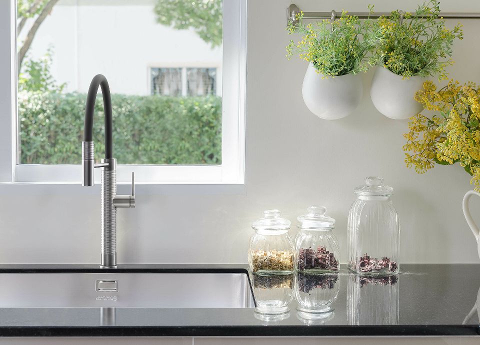 Semi-professional single lever kitchen tap MID6SS Smeg